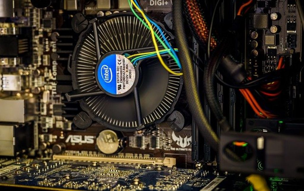 How to Clean Pc Fans - TipKing